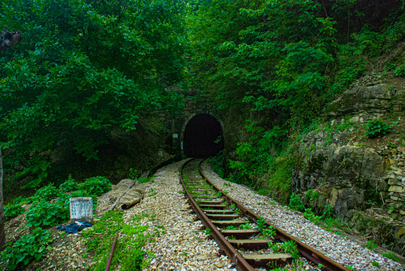 On Track: Hiking the Yunnan-Haiphong Railway | GoKunming